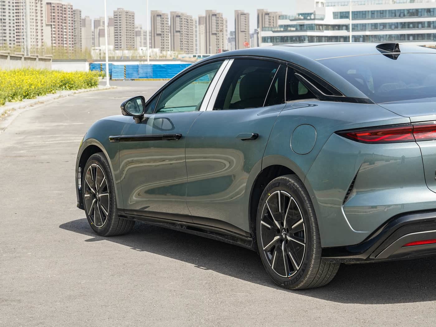 2025 Potente Han L BYD Vehículo eléctrico con potencia máxima de 500 KW ...